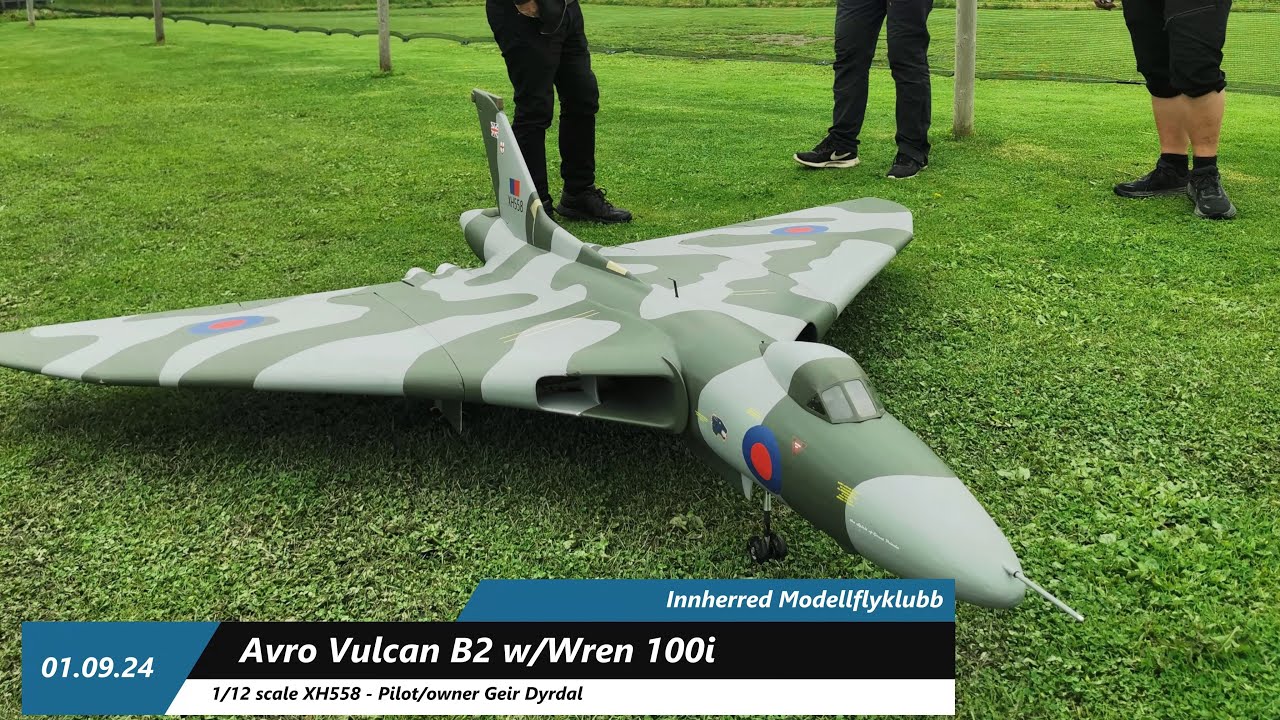 Drone chase Avro Vulcan B2 - YouTube