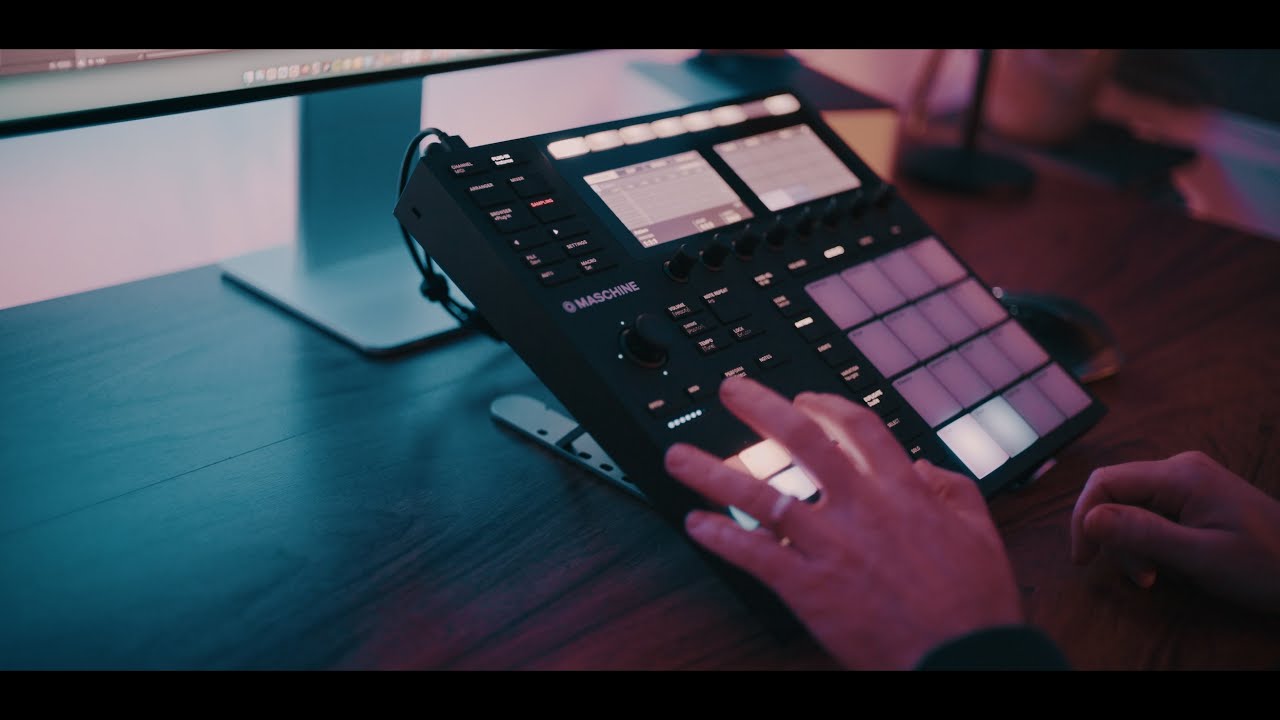Live Maschine Mk3 Jam - Track: Enough Different - IDM/Glitchy beats ...