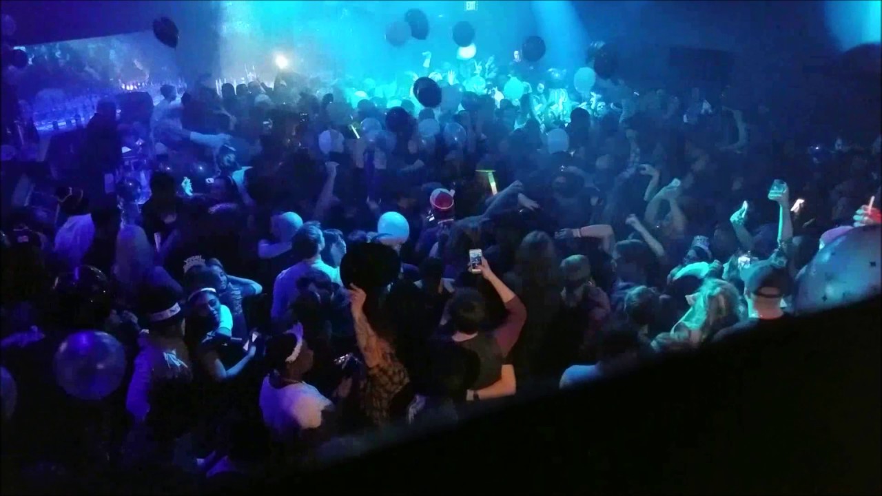 NYE Countdown At The Max Omaha - YouTube