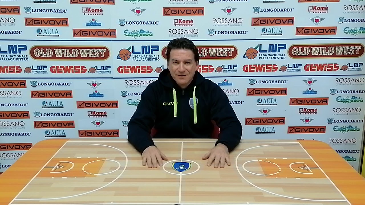 Coach Finelli presenta il derby contro Napoli - YouTube