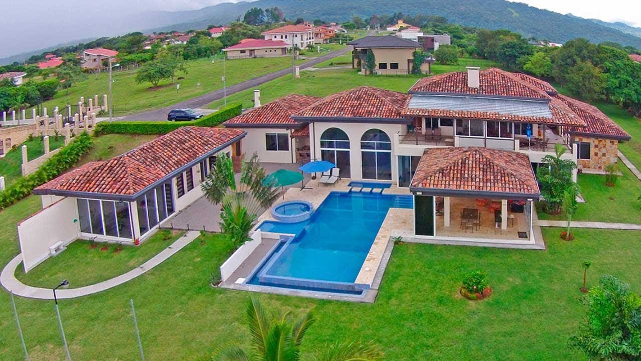 Los Reyes Gorgeous House - YouTube