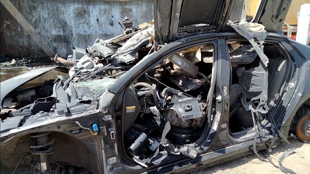 OVERSTUFFED TRASH FILLED CARS GETS CRUSHED FLAT!! BIRTHDAY SHOUT-OUT 🎊🎉 ...