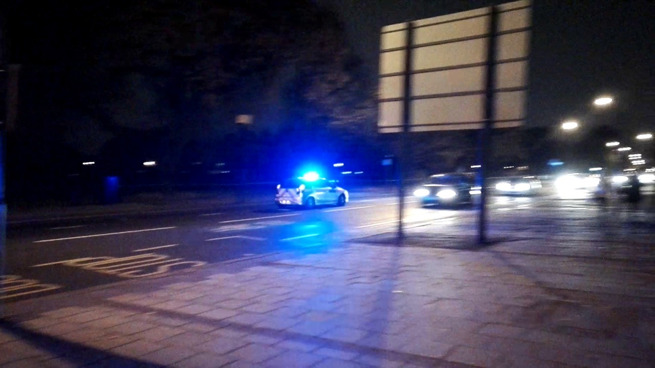 London Metropolitan police responding caught in Speed Radar - YouTube