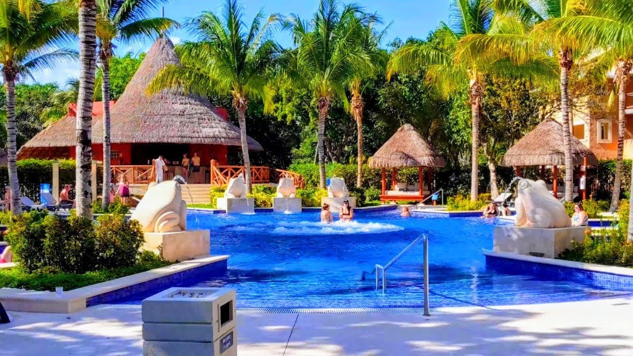 El Cielito Adults-only Pool at the Barcelo Maya Beach Hotel at the ...