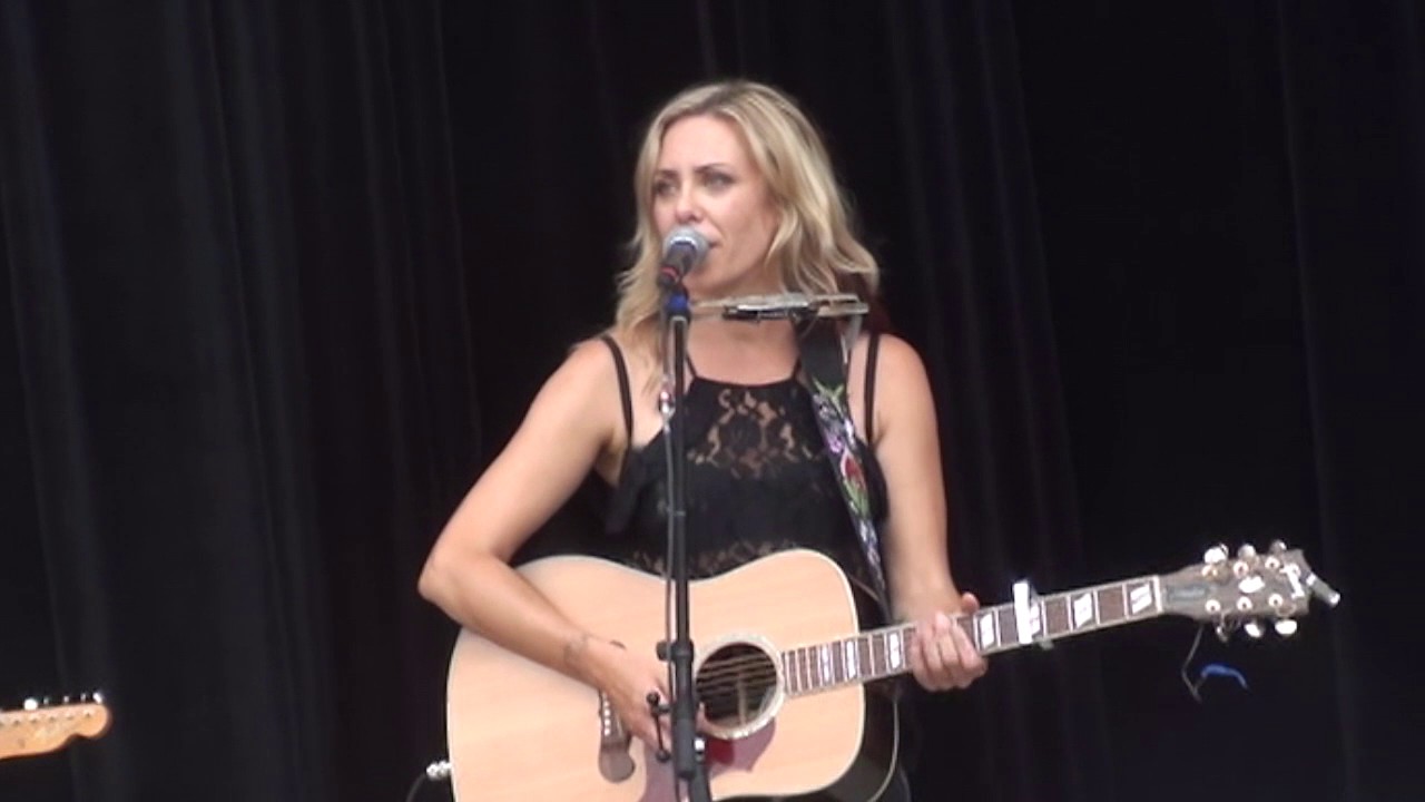 Amanda Rheaume - YouTube