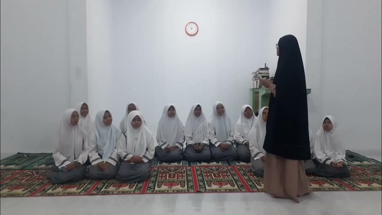 Drama Bahasa Arab Santriwati PPM Darul Mahfudz Lekopadis - YouTube