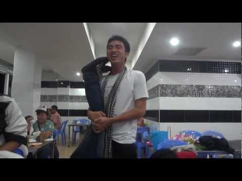 Sv gottalent ảo thuật gia Ali hành hung quay phim Dolly có sự tham gia của EUS.MP4
