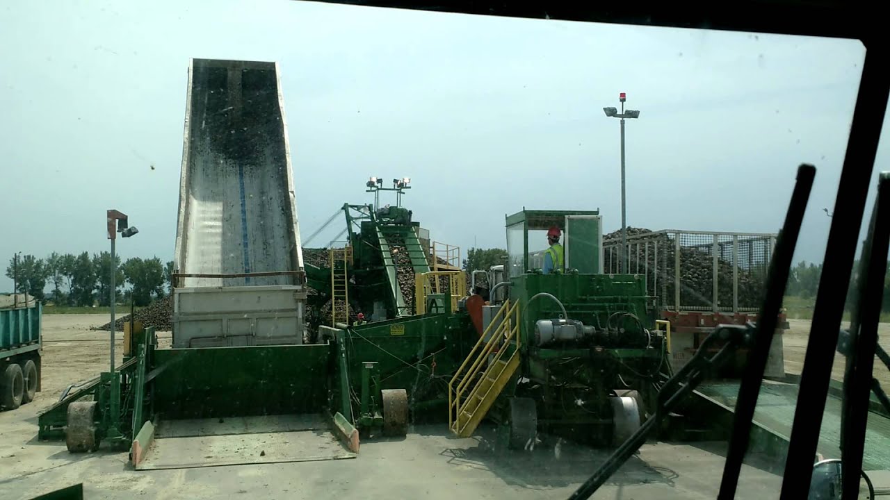 At the piler during sugarbeet harvest prepile at SMBSC - YouTube