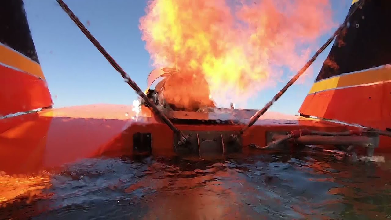 H1 Unlimited Hydroplanes: Below the Surface - YouTube