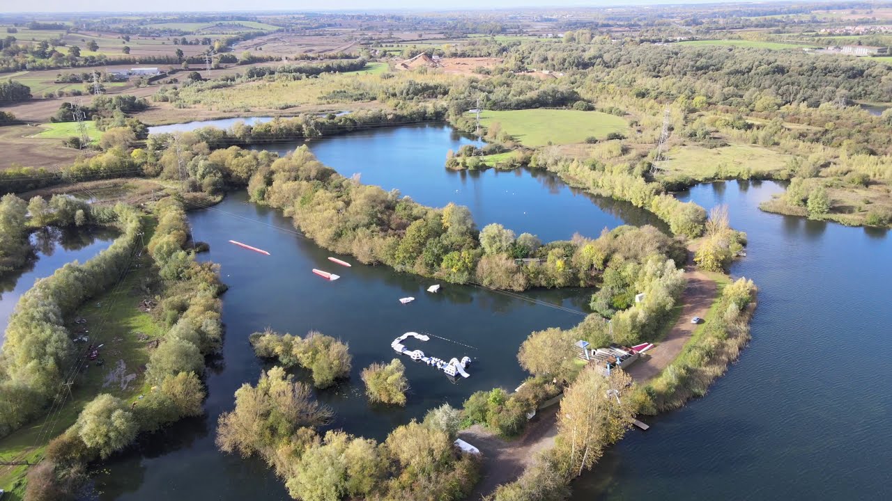 Flight over the lake (Grendon Lake) - YouTube