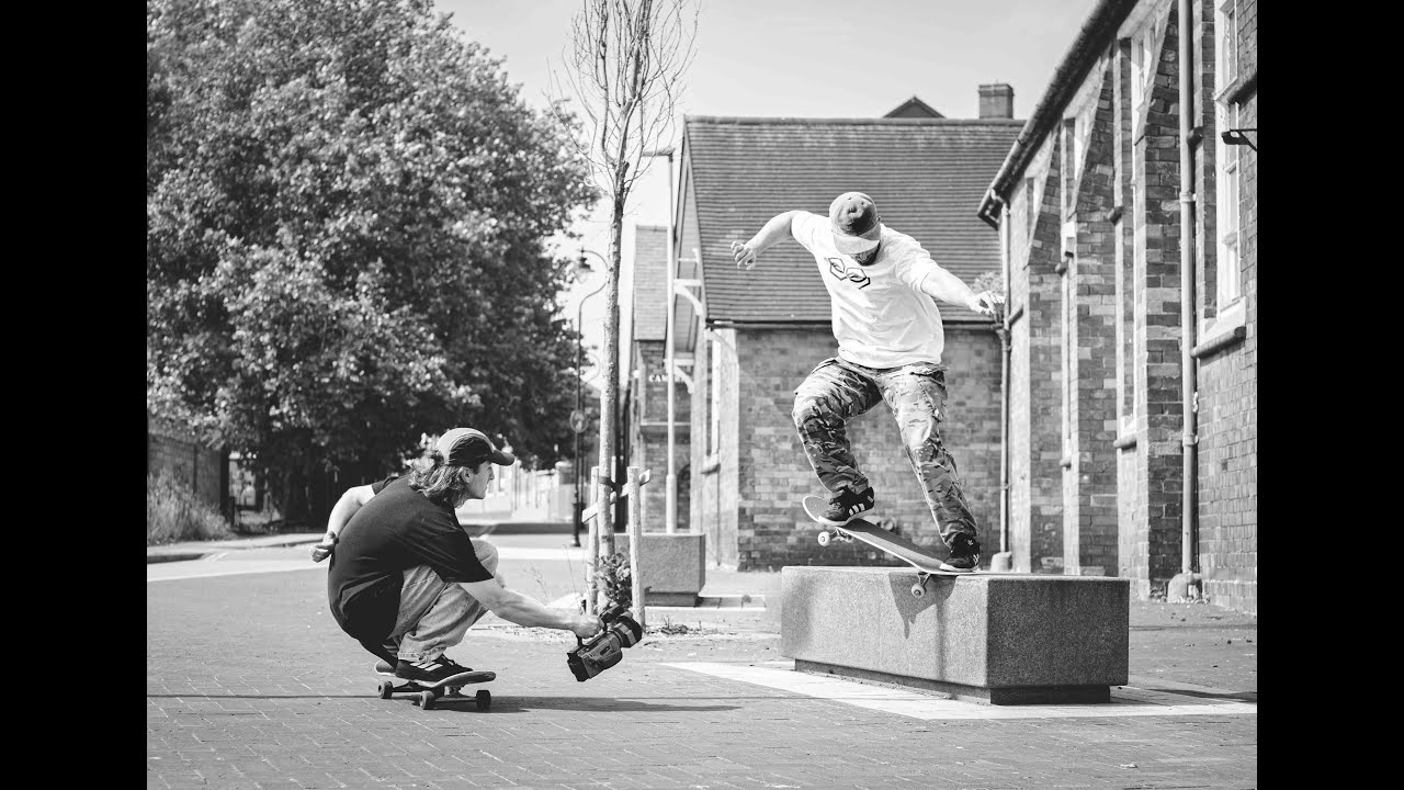 Joe Marks & Rajinder Sami - The Wolf With a Thousand Faces - YouTube