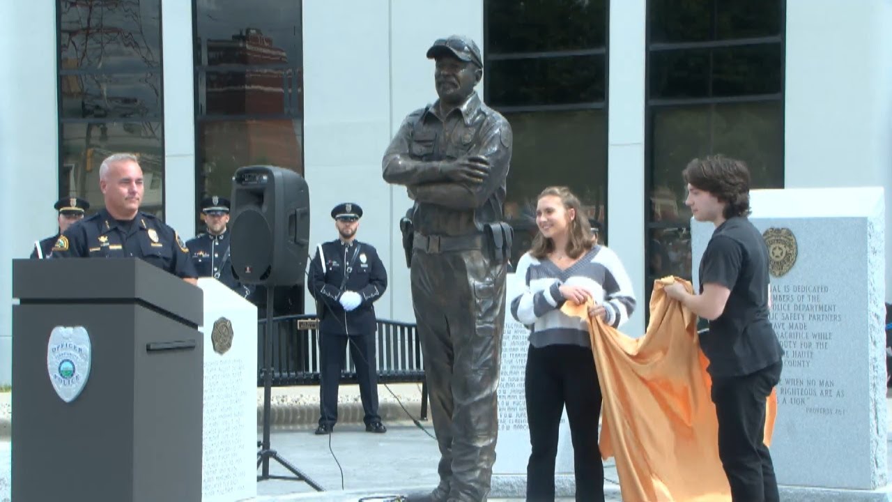 Terre Haute Police Department unveils statue of Det. Greg Ferency - YouTube