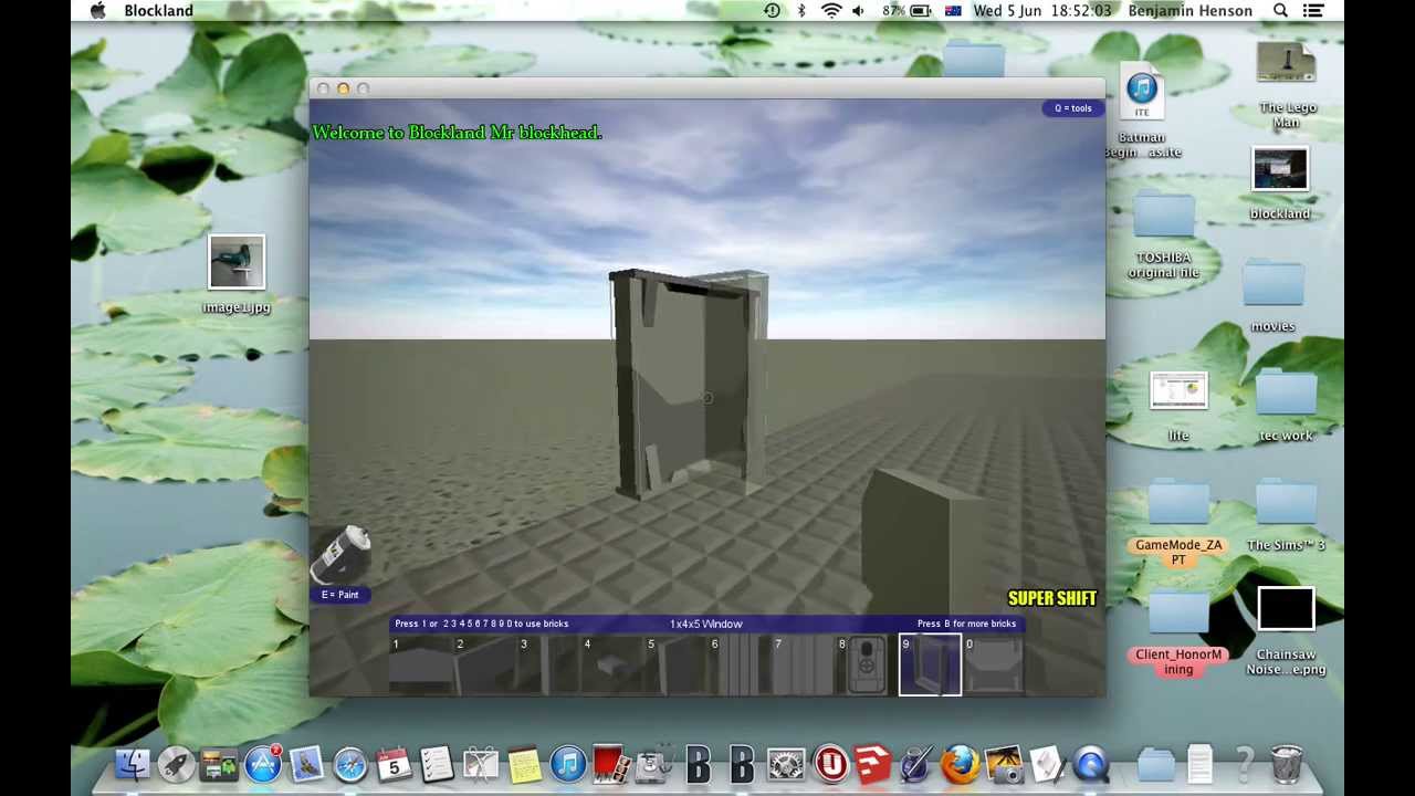 How to build a good simple house on blockland - YouTube