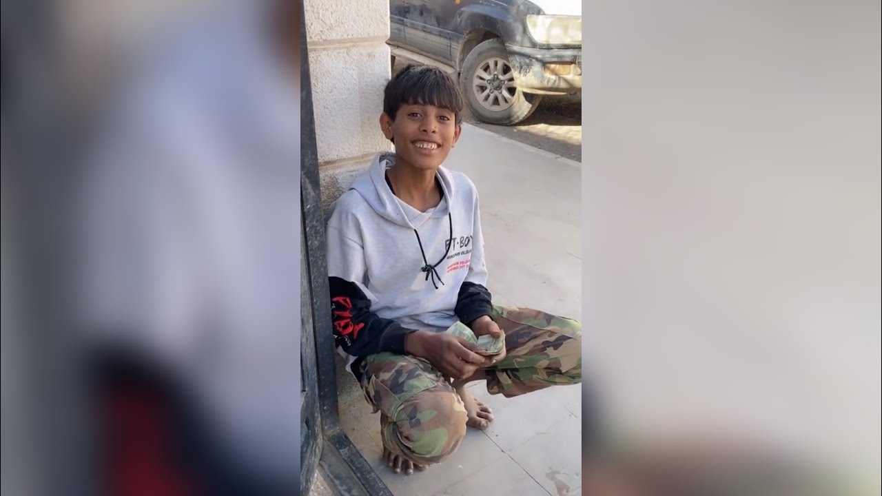 SURPRISING A HOMELESS KID WITH MONEY 🥺 ️ #shorts - YouTube