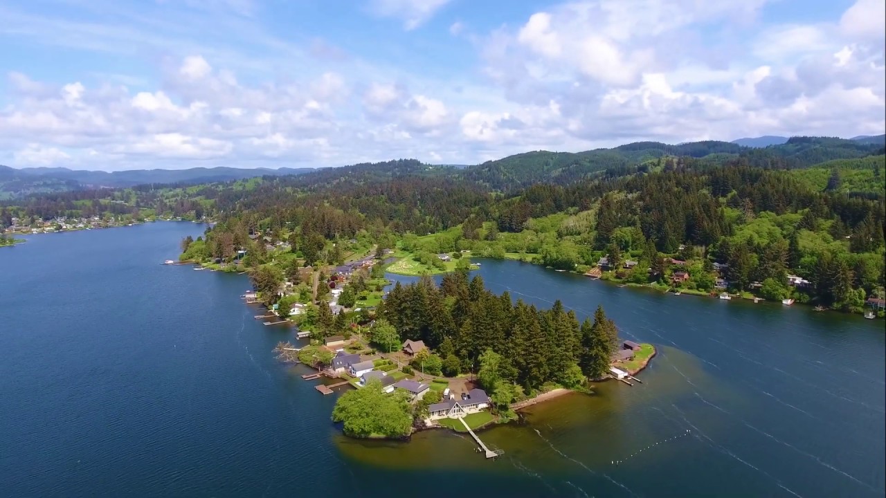 Lincoln City Oregon over Sandpoint Park on Devils Lake ( Mavic Mini ...