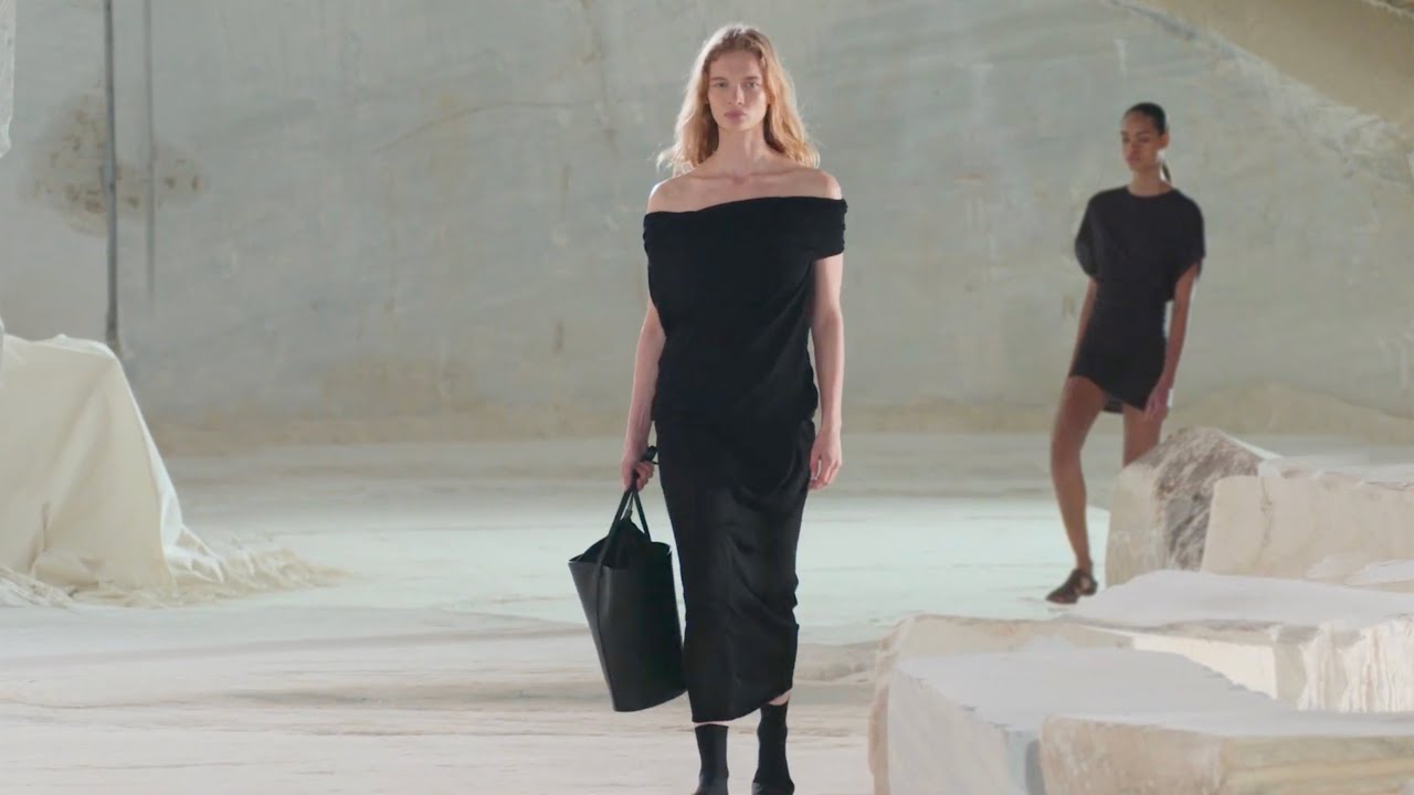 COS Spring/Summer 2025 | Fashion Show in Athens - YouTube