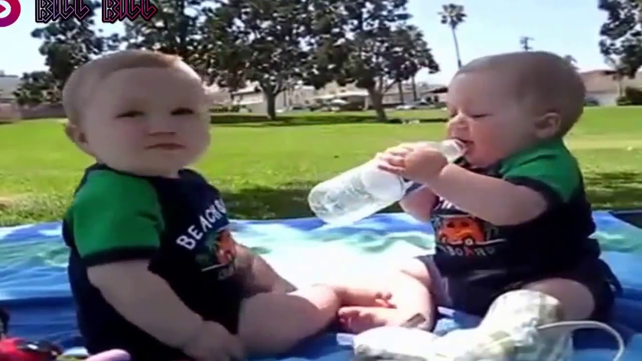 Funny Twin Babies Fight Over Water Bottle - YouTube