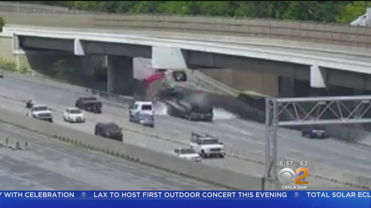 Caught On Video: Semi Driver Speeds Into Highway Barrier - YouTube