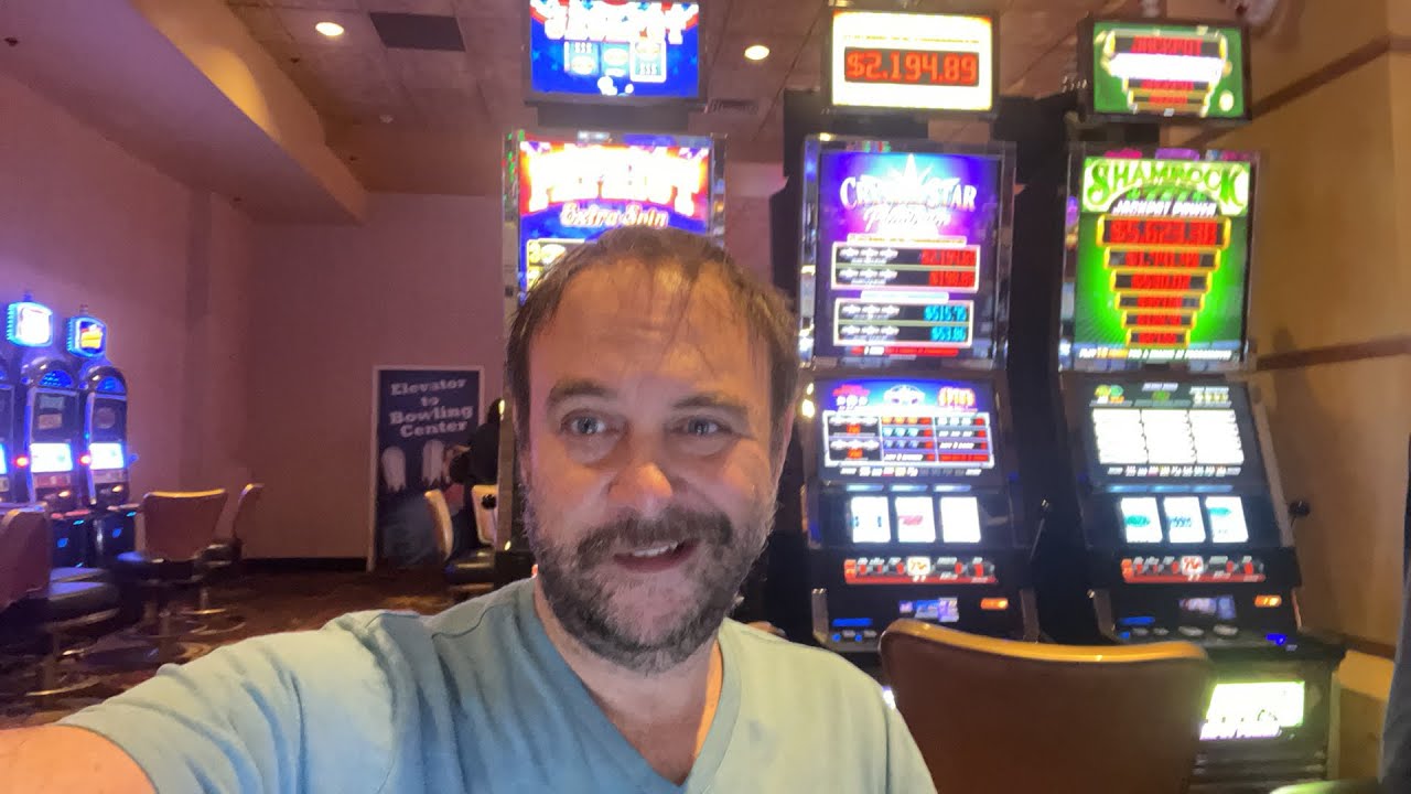 Live slot play in Las Vegas ! - YouTube