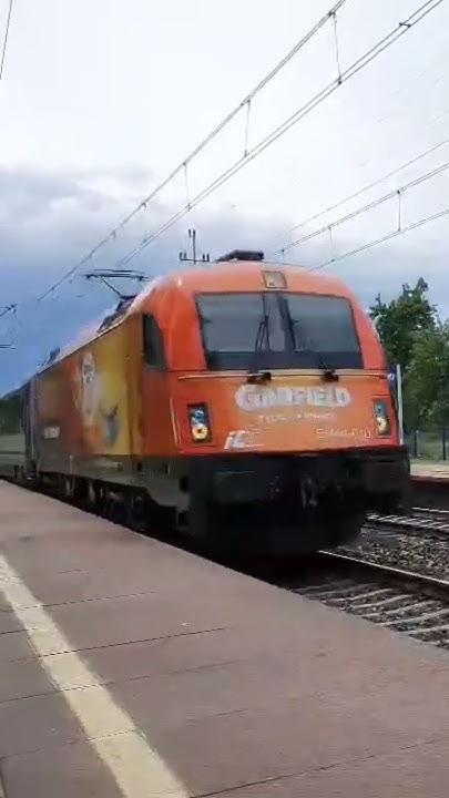 Garfield EU44-010 jako IC Wawel #garfield #train #ic #trainspotting #railway - YouTube