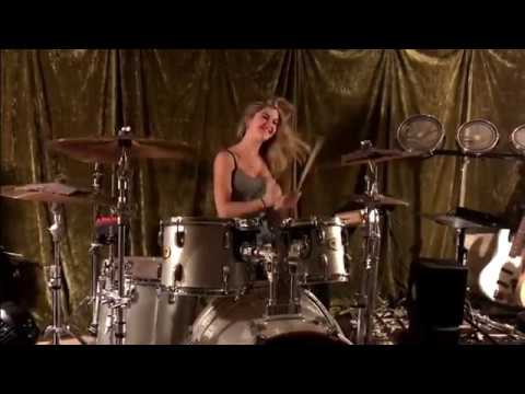 Must Watching video-Beautiful talented hot teens play drum amazingly!