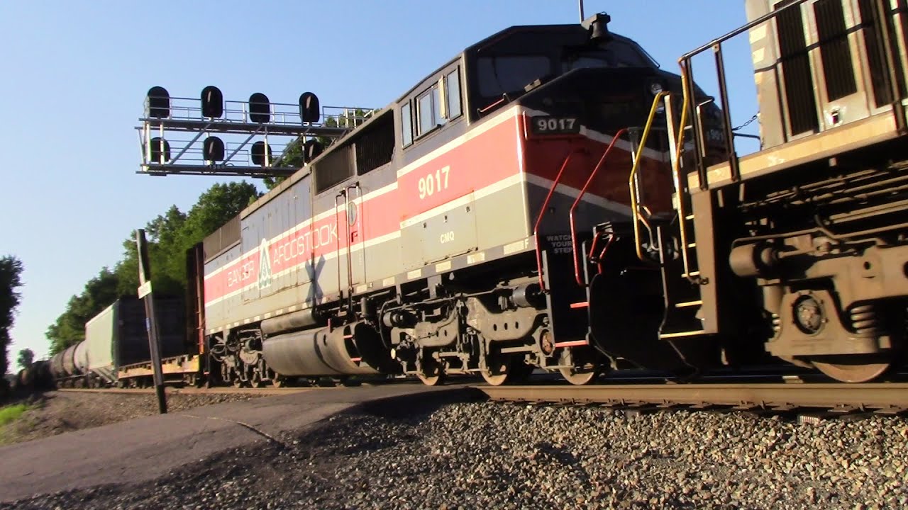 Trainspotting: CMQ Bangor & Aroostook heritage unit! NS #4832 leads NS 143 through Somerset, KY ...