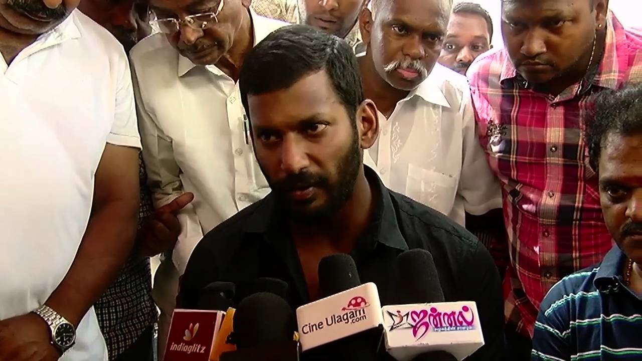 Veteran Actor Kumarimuthu Passed Away - Actor Vishal Pay Homage - Red ...