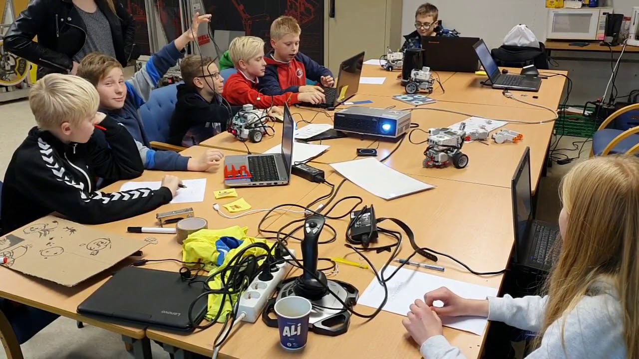 Learning the EV3 gyro sensor - YouTube