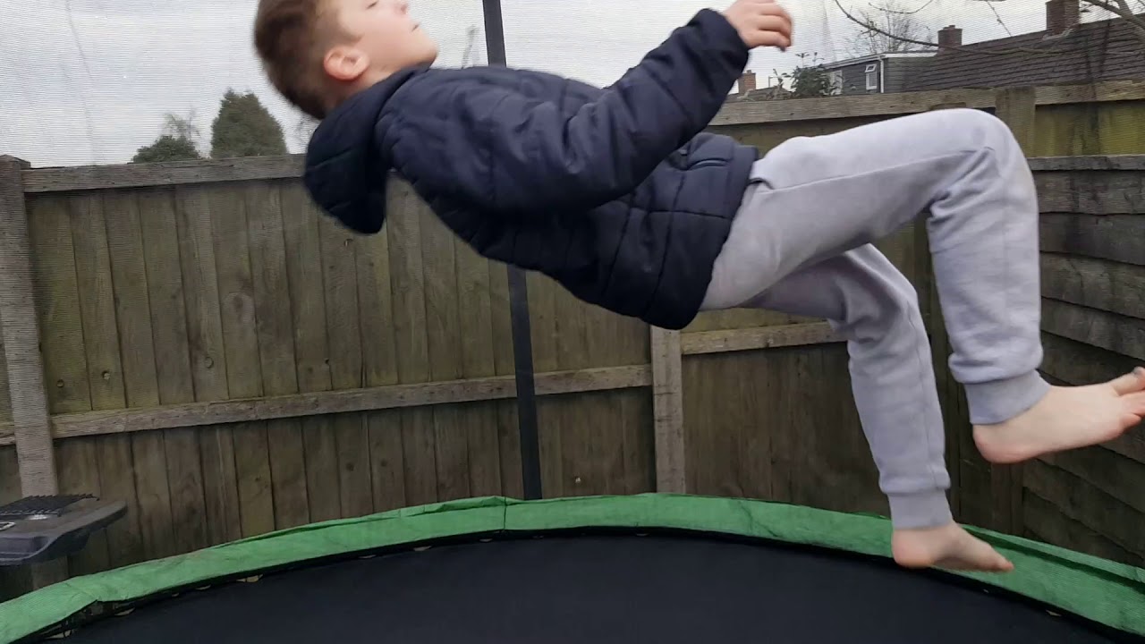 LEARN HOW TO FRONT AND BACKFLIP IN ONE DAY - YouTube