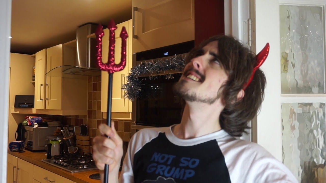 Fancy Dress Fail - YouTube