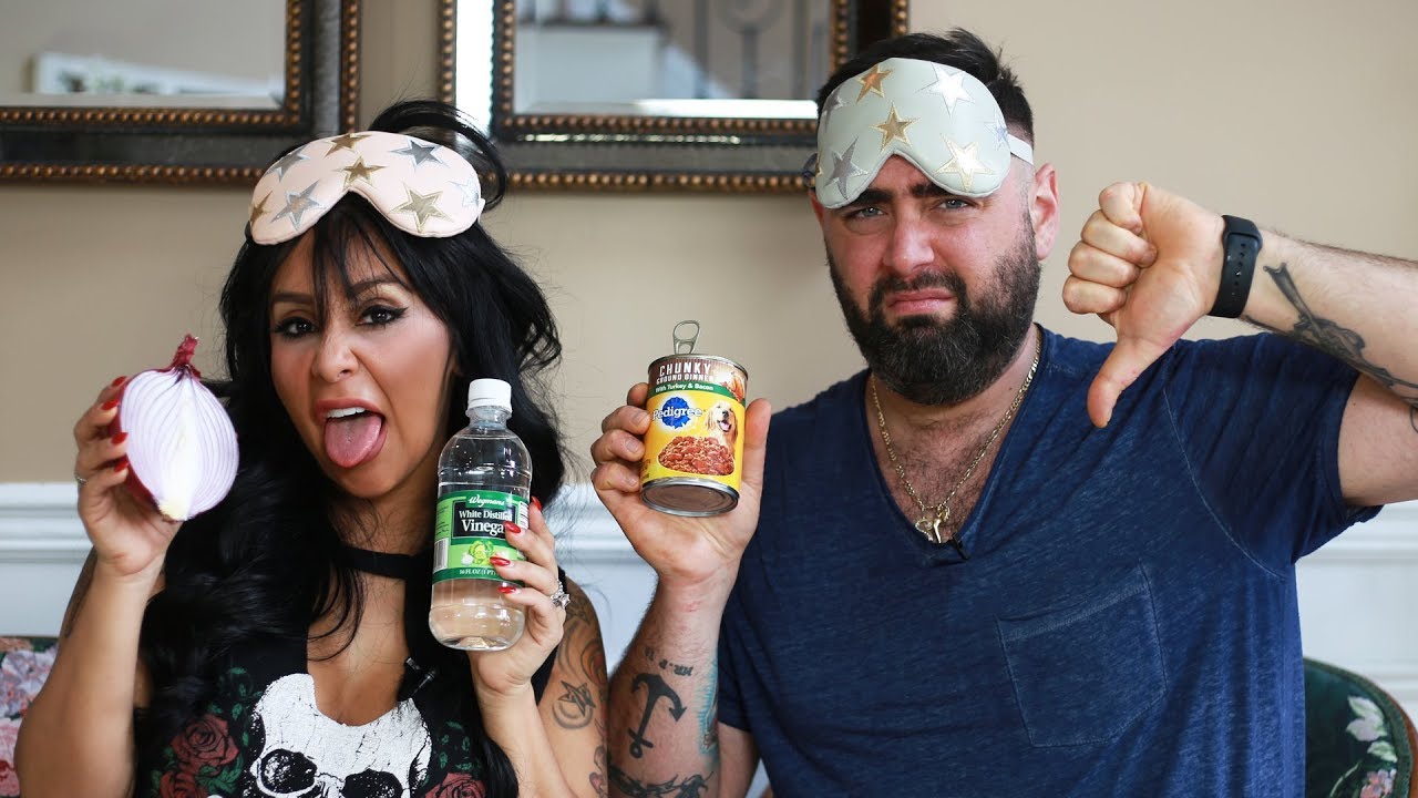 SNOOKI AND JOEY'S BLINDFOLDED SMELL CHALLENGE - YouTube