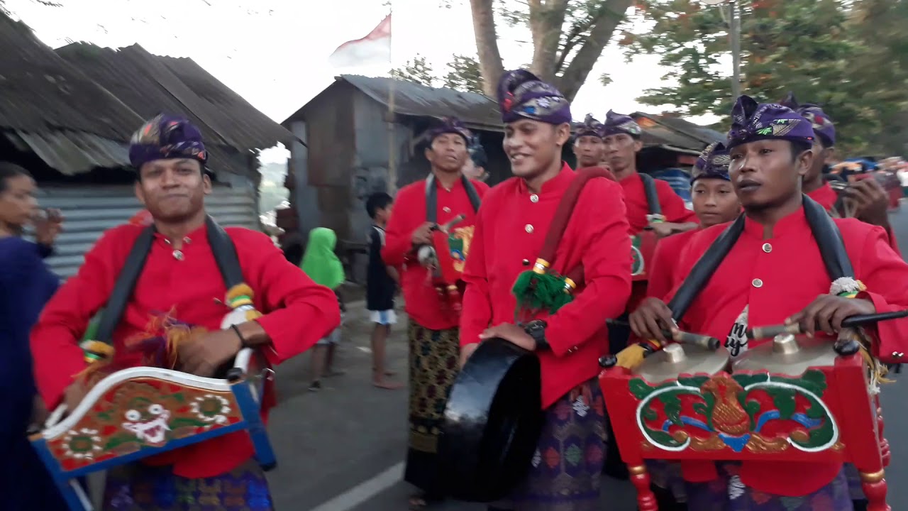 Seni tari gendang belek - YouTube