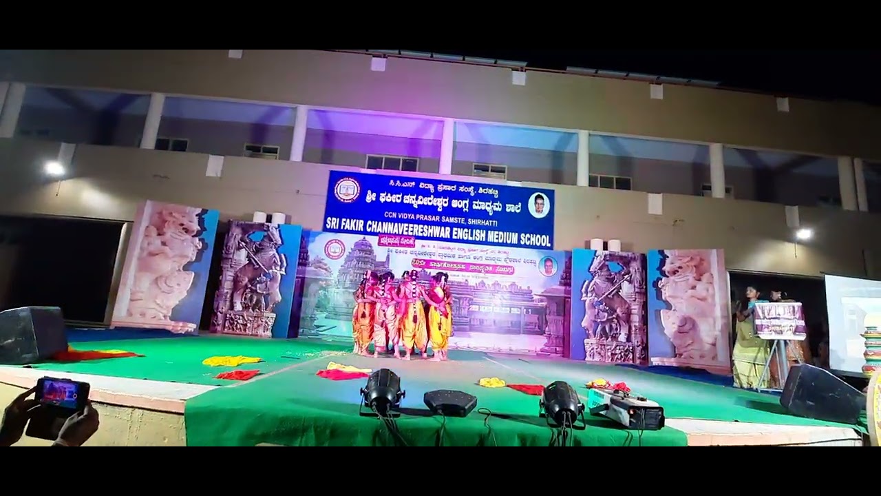 8th class girls..barisu kannad dim dim ..song dance - YouTube