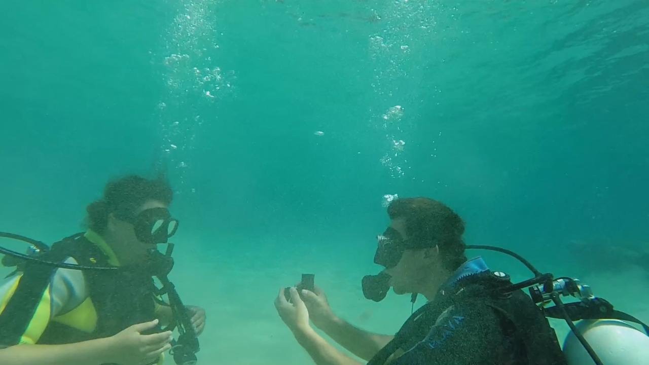 Zaprosuvanje pod voda - Botka i Darko vo Bol, Hrvatska - YouTube