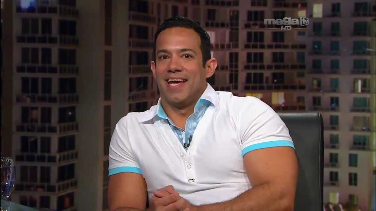 Jaime Bayly conversa con Ari Pinelli - YouTube