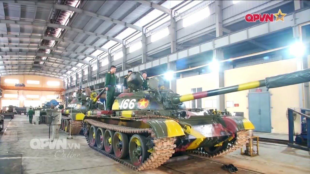 Sửa chữa xe tăng, thiết giáp tại Nhà máy Z153 - YouTube