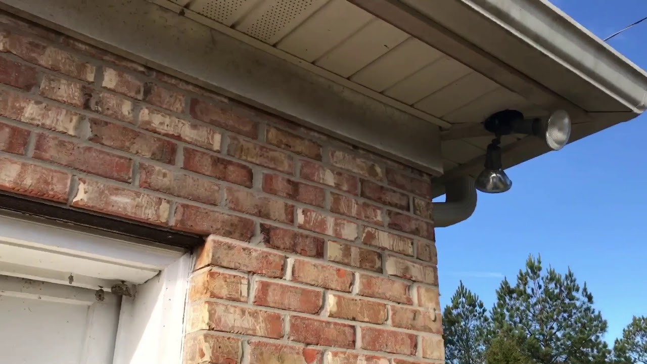 Soft washing Soffit and overhang - YouTube