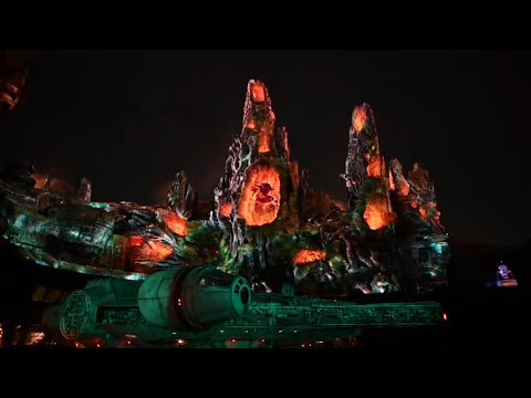 Shadows of Memory — Disneyland’s New Star Wars Projection Show in STUNNING HD