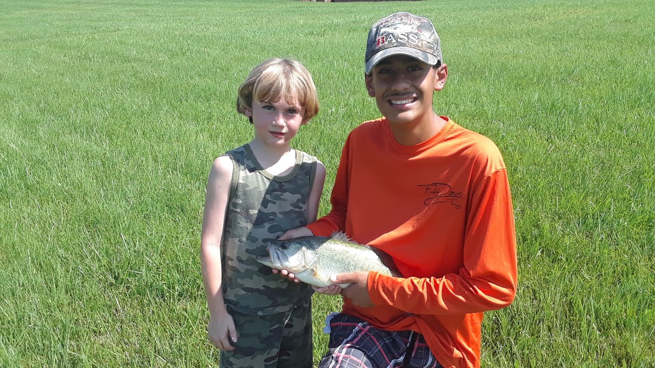 My brother catches a fish of a lifetime! - YouTube