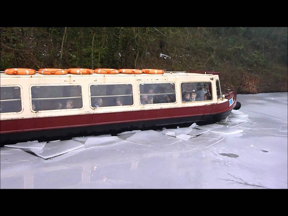 Judith Mary II Icebreaking Upper Peak Forest Canal Near Whaley Bridge ...