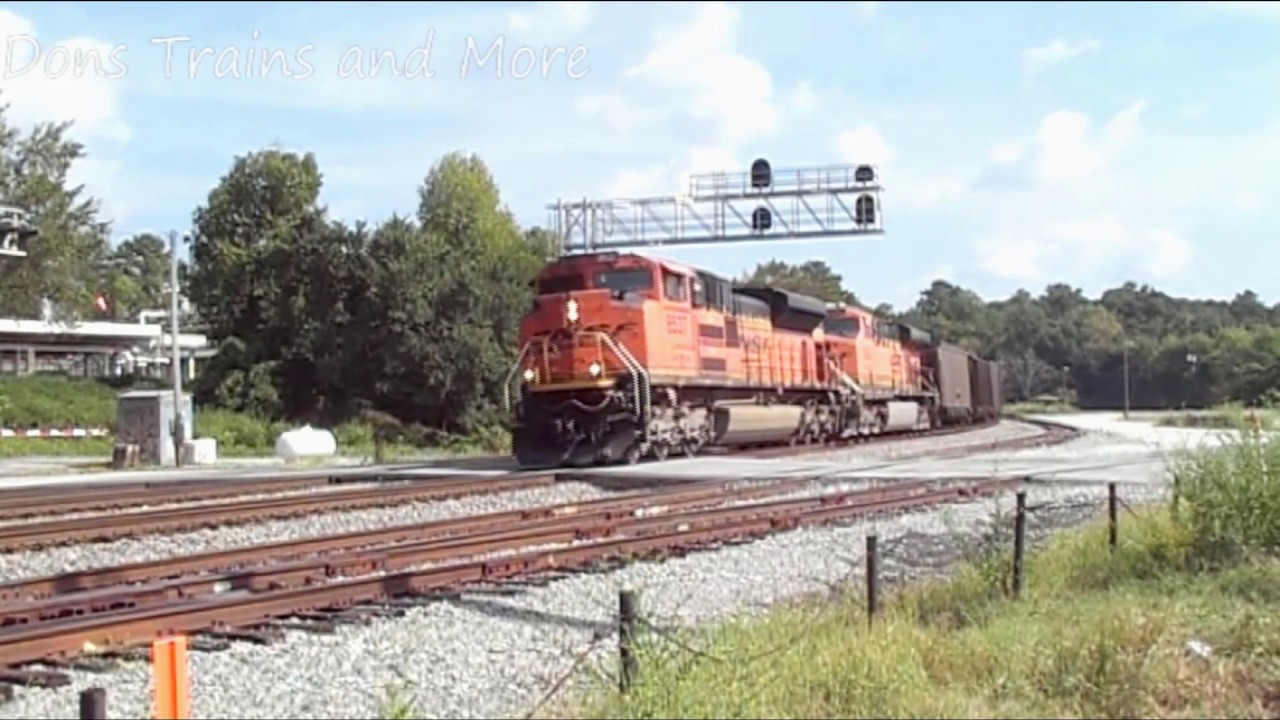 NS 733 Empty coal train - YouTube