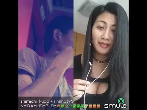 Smule hot goyang dada hot, belahan dada menggoda