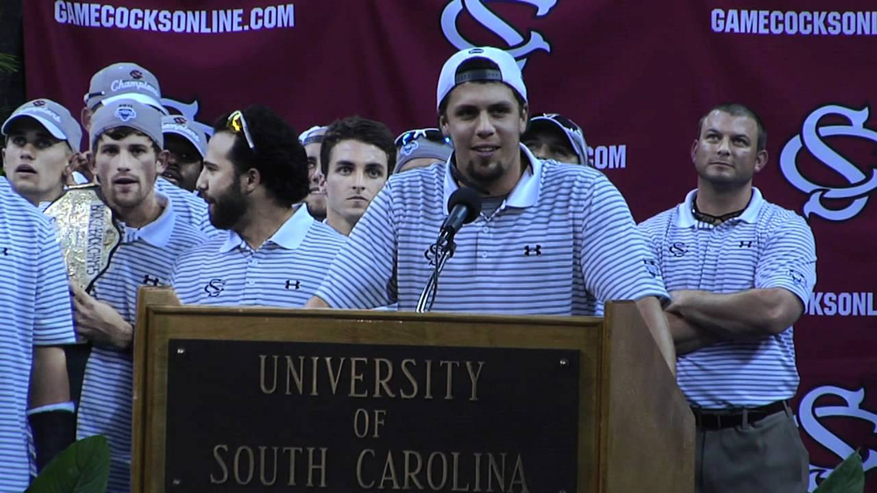 Gamecock fans welcome home the back-to-back national champions - YouTube