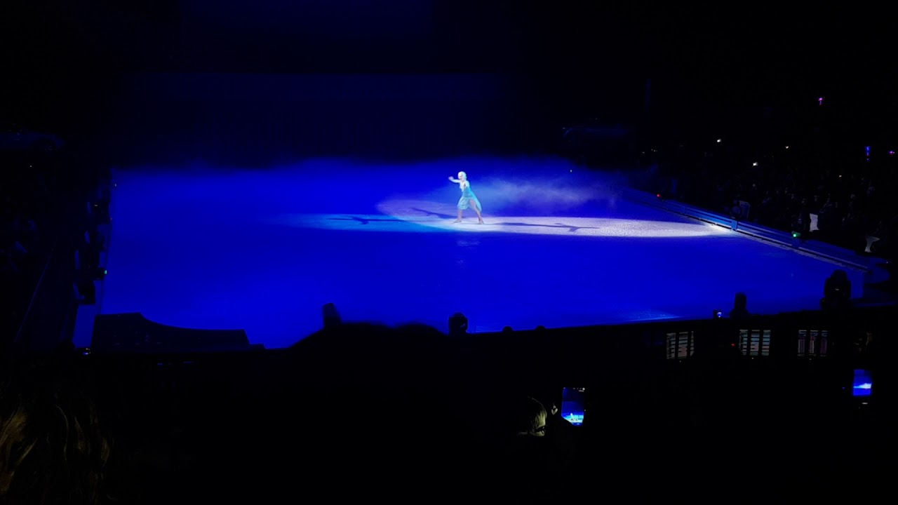 Extrait la renne des neiges Disney on ice - YouTube