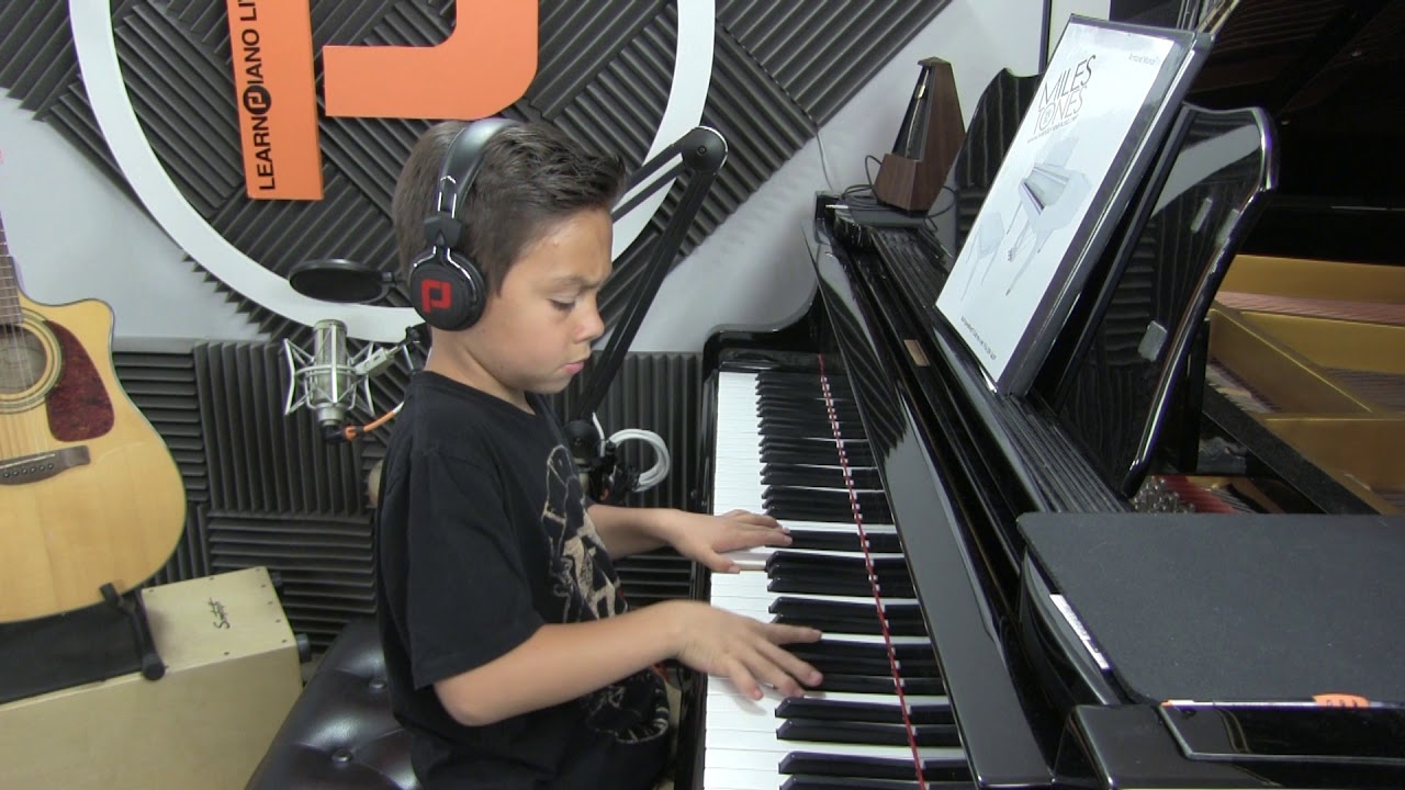 Linus and Lucy piano cover by Armand Munoz - YouTube