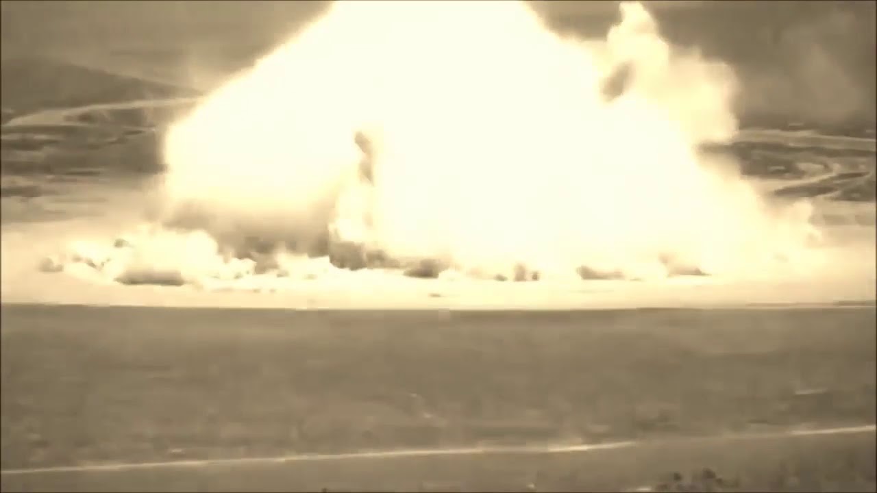 Green screen bom meledak - YouTube