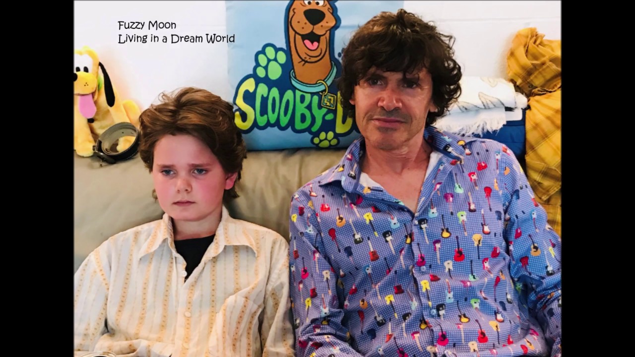 Fuzzy Moon - Living in a Dream World - YouTube