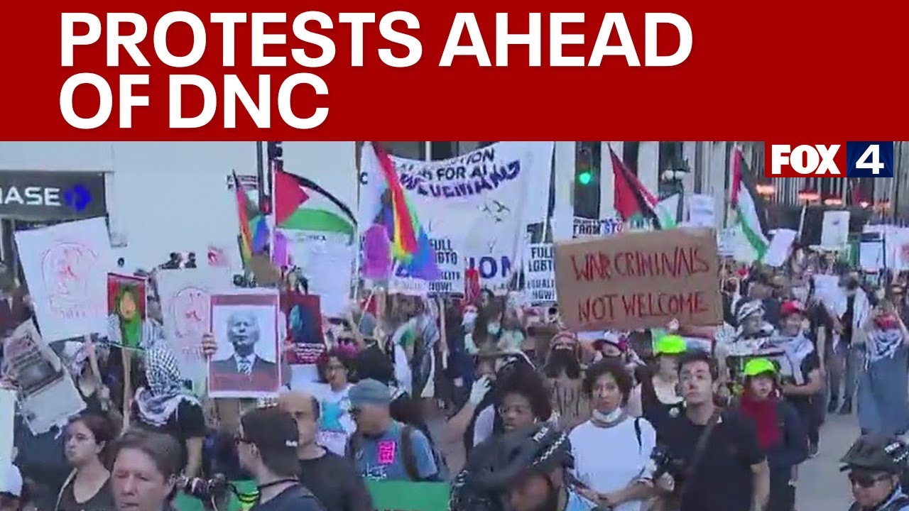 Pro-Palestinian protesters march in Chicago ahead of DNC - YouTube