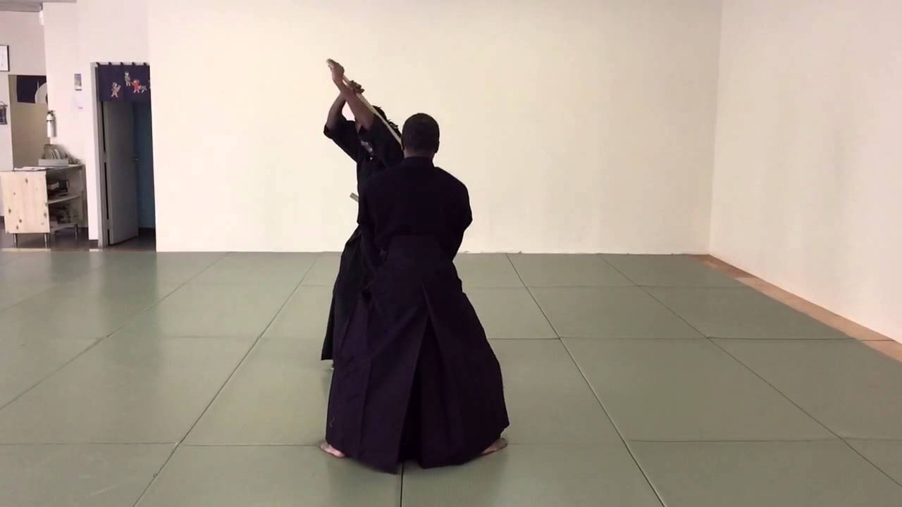 Kenjutsu practice at Toronto Niten Kai Dojo - YouTube