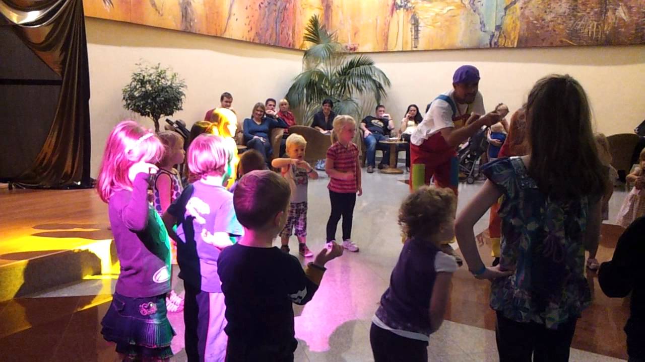 veo veo Luca bear in Tenerife - YouTube